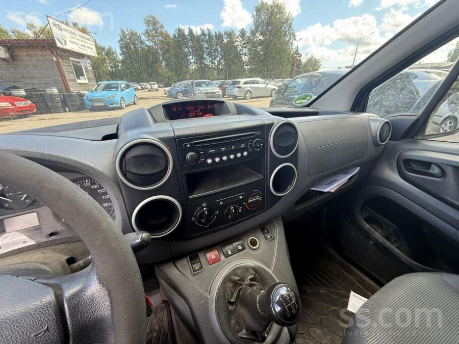 Balts Peugeot Partner 2011 Rīga, ar dzinēja tilpumu 1.60 L un nobraukumu 0 tūkst. km par 1300 €, foto 13 vietnē AUTOMOTO.COM.LV