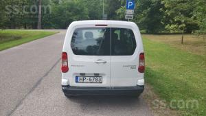 Balts Peugeot Partner 2011 Alūksne, ar dzinēja tilpumu 1.60 L un nobraukumu 0 tūkst. km par 1950 €, foto 9 vietnē AUTOMOTO.COM.LV