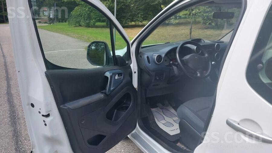 Balts Peugeot Partner 2011 Alūksne, ar dzinēja tilpumu 1.60 L un nobraukumu 0 tūkst. km par 1950 €, foto 12 vietnē AUTOMOTO.COM.LV