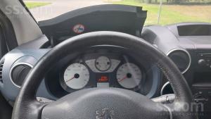 Balts Peugeot Partner 2011 Alūksne, ar dzinēja tilpumu 1.60 L un nobraukumu 0 tūkst. km par 1950 €, foto 16 vietnē AUTOMOTO.COM.LV