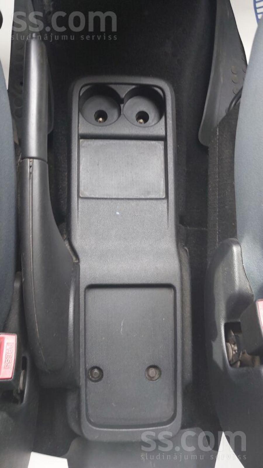 Balts Peugeot Partner 2011 Alūksne, ar dzinēja tilpumu 1.60 L un nobraukumu 0 tūkst. km par 1950 €, foto 21 vietnē AUTOMOTO.COM.LV