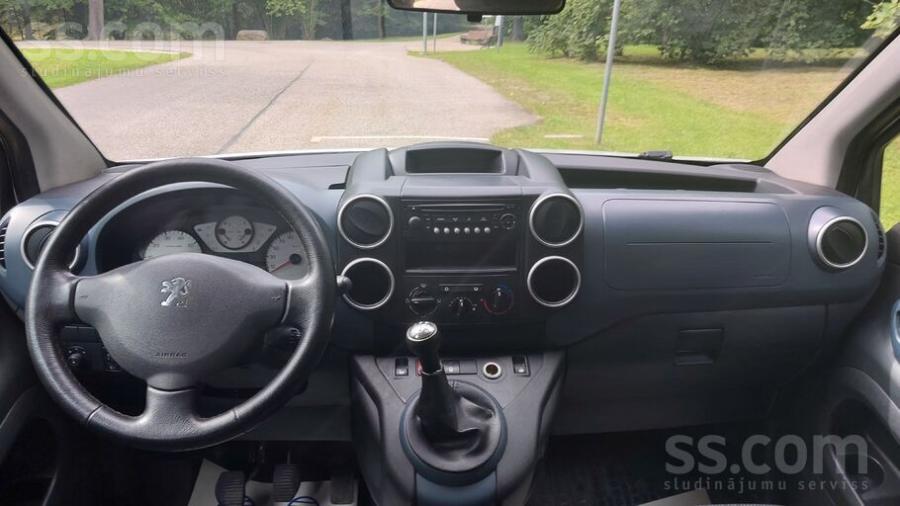 Balts Peugeot Partner 2011 Alūksne, ar dzinēja tilpumu 1.60 L un nobraukumu 0 tūkst. km par 1950 €, foto 25 vietnē AUTOMOTO.COM.LV