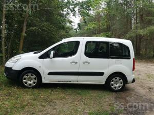 Белый Пежо Partner 2011 в Рига, объемом двигателя 1.60 л и пробегом 190 тыс. км за 3600 €, фото  на AUTOMOTO.COM.LV