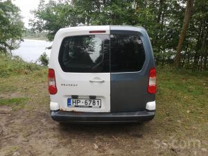 Balts Peugeot Partner 2011 Rīga, ar dzinēja tilpumu 1.60 L un nobraukumu 190 tūkst. km par 3600 €, foto 4 vietnē AUTOMOTO.COM.LV