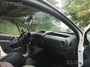 Balts Peugeot Partner 2011 Rīga, ar dzinēja tilpumu 1.60 L un nobraukumu 190 tūkst. km par 3600 €, foto 6 vietnē AUTOMOTO.COM.LV