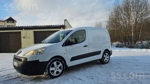 White Peugeot Partner 2012 in Riga, with an engine capacity of 1.60 L and mileage of 187 thousand km for 3600 €, photo 10 on AUTOMOTO.COM.LV