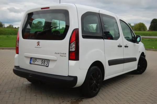 White Peugeot Partner 2012 in Jekabpils, with an engine capacity of 1.60 L and mileage of 284 thousand km for 4600 €, photo 2 on AUTOMOTO.COM.LV