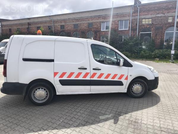 Balts Peugeot Partner 2012 Liepāja, ar dzinēja tilpumu 1.60 L un nobraukumu 362 tūkst. km par 2100 €, foto 2 vietnē AUTOMOTO.COM.LV