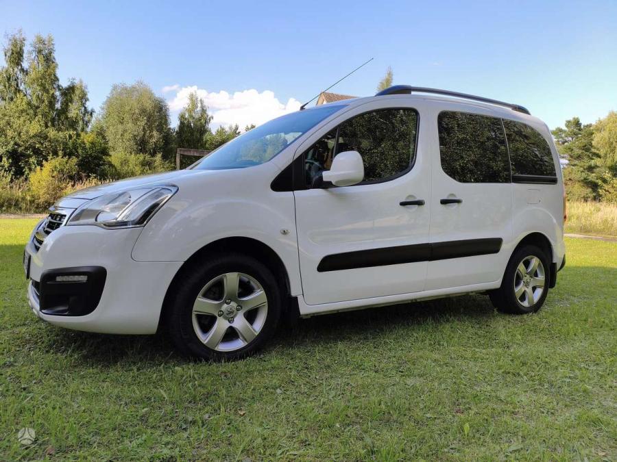 Balts Peugeot Partner 2012 Pakruojis, ar dzinēja tilpumu 1.60 L un nobraukumu 188 tūkst. km par 4450 €, foto 3 vietnē AUTOMOTO.COM.LV