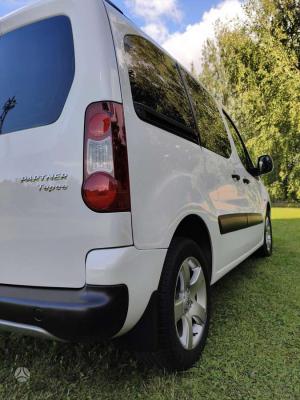 Balts Peugeot Partner 2012 Pakruojis, ar dzinēja tilpumu 1.60 L un nobraukumu 188 tūkst. km par 4450 €, foto 4 vietnē AUTOMOTO.COM.LV