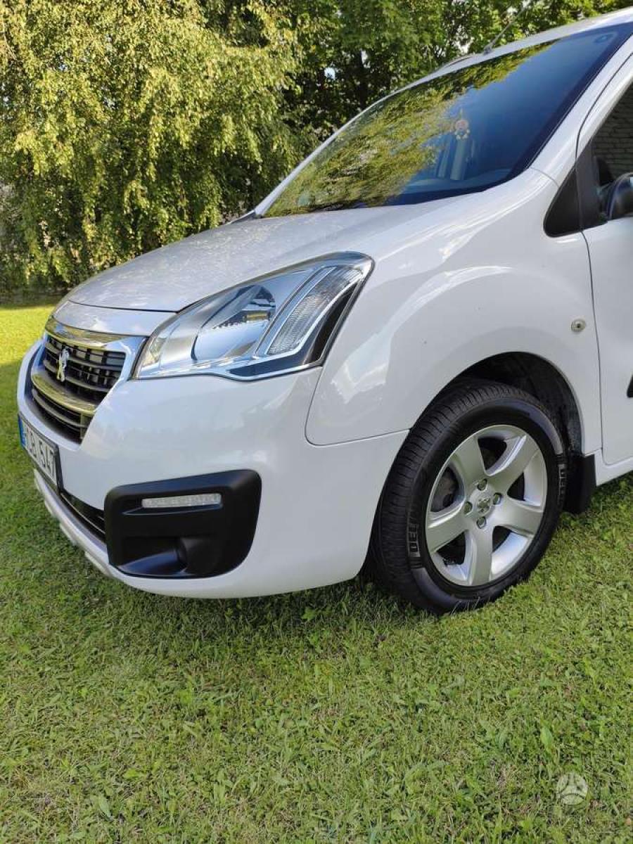 Balts Peugeot Partner 2012 Pakruojis, ar dzinēja tilpumu 1.60 L un nobraukumu 188 tūkst. km par 4450 €, foto 16 vietnē AUTOMOTO.COM.LV