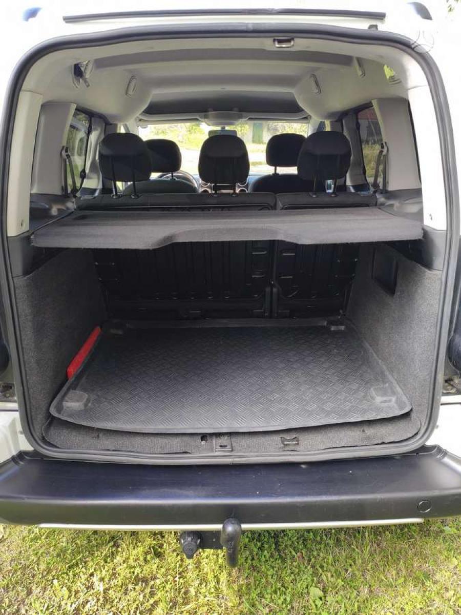 Balts Peugeot Partner 2012 Pakruojis, ar dzinēja tilpumu 1.60 L un nobraukumu 188 tūkst. km par 4450 €, foto 24 vietnē AUTOMOTO.COM.LV