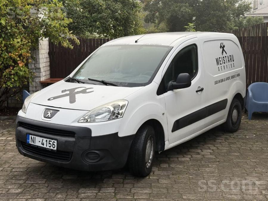 Белый Пежо Partner 2012 в Рига, объемом двигателя 1.60 л и пробегом 135 тыс. км за 1700 €, фото 1 на AUTOMOTO.COM.LV