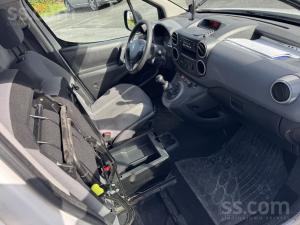 Balts Peugeot Partner 2013 Rīga, ar dzinēja tilpumu 1.60 L un nobraukumu 221 tūkst. km par 2500 €, foto 8 vietnē AUTOMOTO.COM.LV
