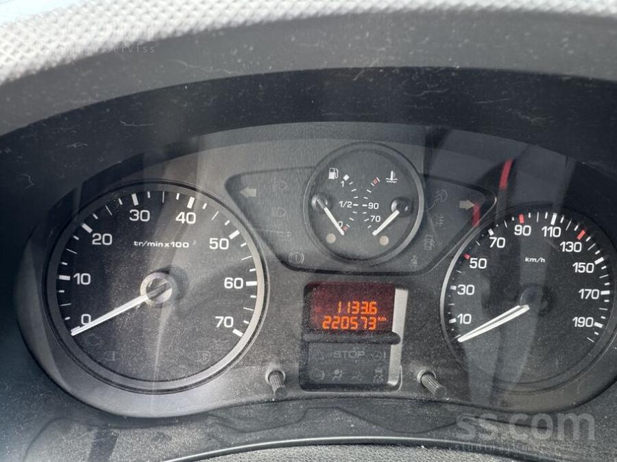 Balts Peugeot Partner 2013 Rīga, ar dzinēja tilpumu 1.60 L un nobraukumu 221 tūkst. km par 2500 €, foto 11 vietnē AUTOMOTO.COM.LV