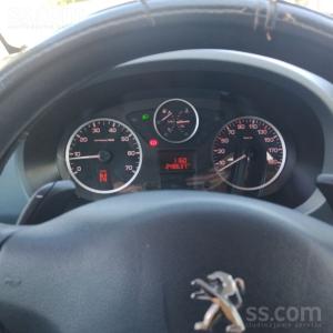 Balts Peugeot Partner 2014 Rīga, ar dzinēja tilpumu 1.50 L un nobraukumu 245 tūkst. km par 5500 €, foto 3 vietnē AUTOMOTO.COM.LV