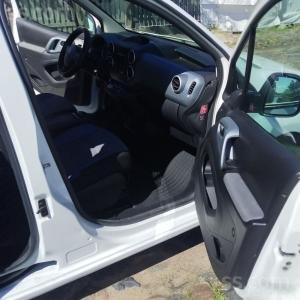 Balts Peugeot Partner 2014 Rīga, ar dzinēja tilpumu 1.50 L un nobraukumu 245 tūkst. km par 5500 €, foto 13 vietnē AUTOMOTO.COM.LV