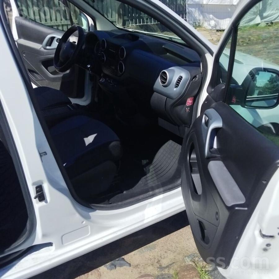 Balts Peugeot Partner 2014 Rīga, ar dzinēja tilpumu 1.50 L un nobraukumu 245 tūkst. km par 5500 €, foto 13 vietnē AUTOMOTO.COM.LV