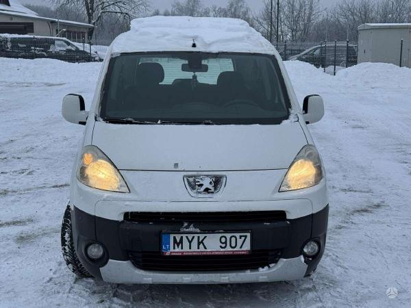 Balts Peugeot Partner 2015 Kauņa, ar dzinēja tilpumu 1.56 L un nobraukumu 250 tūkst. km par 3300 €, foto 1 vietnē AUTOMOTO.COM.LV