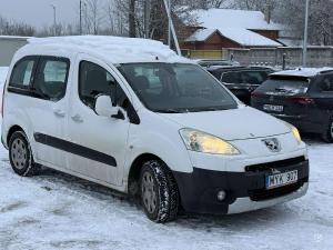 White Peugeot Partner 2015 in Kaunas, with an engine capacity of 1.56 L and mileage of 250 thousand km for 3300 €, photo 3 on AUTOMOTO.COM.LV
