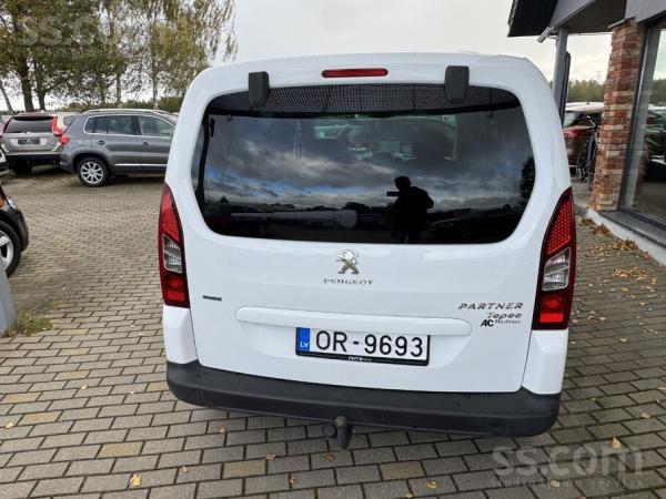 Balts Peugeot Partner 2015 Talsi, ar dzinēja tilpumu 1.60 L un nobraukumu 227 tūkst. km par 5000 €, foto 6 vietnē AUTOMOTO.COM.LV