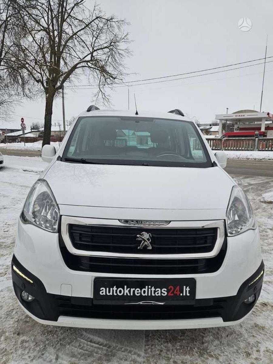 White Peugeot Partner 2016 in Siauliai, with an engine capacity of 1.60 L and mileage of 206 thousand km for 5950 €, photo 2 on AUTOMOTO.COM.LV