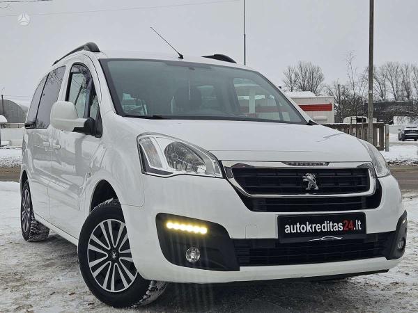 White Peugeot Partner 2016 in Siauliai, with an engine capacity of 1.60 L and mileage of 206 thousand km for 5950 €, photo 3 on AUTOMOTO.COM.LV