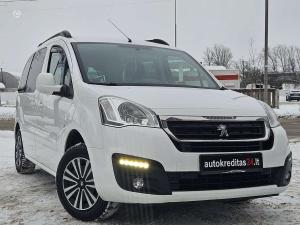 White Peugeot Partner 2016 in Siauliai, with an engine capacity of 1.60 L and mileage of 206 thousand km for 5950 €, photo 3 on AUTOMOTO.COM.LV