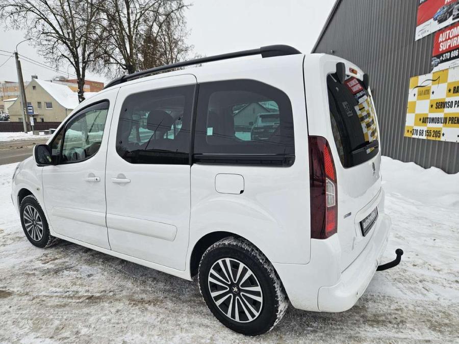 White Peugeot Partner 2016 in Siauliai, with an engine capacity of 1.60 L and mileage of 206 thousand km for 5950 €, photo 4 on AUTOMOTO.COM.LV
