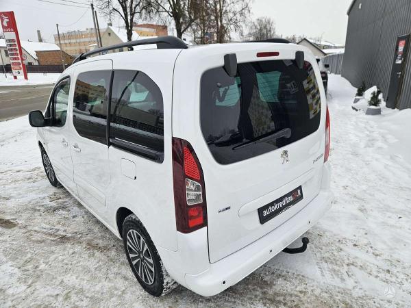 White Peugeot Partner 2016 in Siauliai, with an engine capacity of 1.60 L and mileage of 206 thousand km for 5950 €, photo 5 on AUTOMOTO.COM.LV