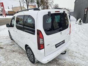 White Peugeot Partner 2016 in Siauliai, with an engine capacity of 1.60 L and mileage of 206 thousand km for 5950 €, photo 5 on AUTOMOTO.COM.LV