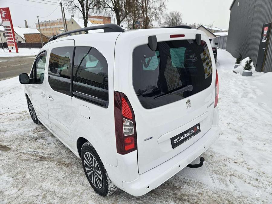 White Peugeot Partner 2016 in Siauliai, with an engine capacity of 1.60 L and mileage of 206 thousand km for 5950 €, photo 5 on AUTOMOTO.COM.LV