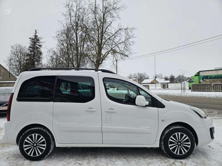 White Peugeot Partner 2016 in Siauliai, with an engine capacity of 1.60 L and mileage of 206 thousand km for 5950 €, photo 9 on AUTOMOTO.COM.LV