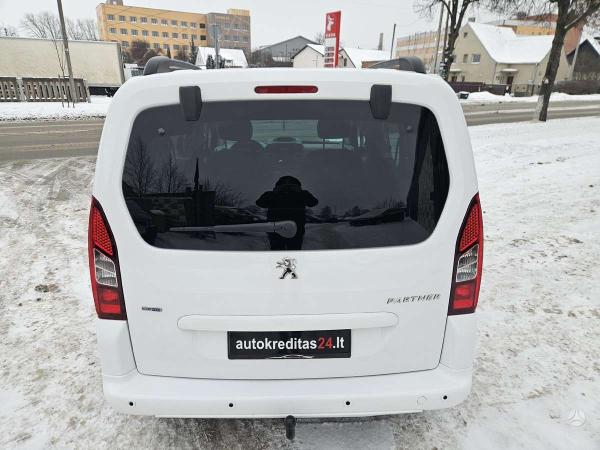 White Peugeot Partner 2016 in Siauliai, with an engine capacity of 1.60 L and mileage of 206 thousand km for 5950 €, photo 10 on AUTOMOTO.COM.LV
