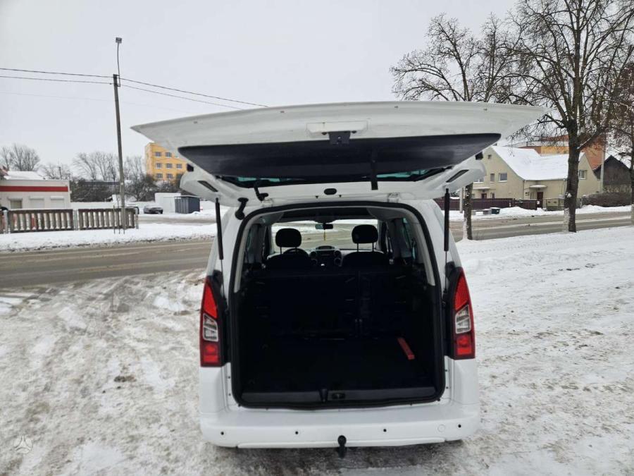 White Peugeot Partner 2016 in Siauliai, with an engine capacity of 1.60 L and mileage of 206 thousand km for 5950 €, photo 11 on AUTOMOTO.COM.LV