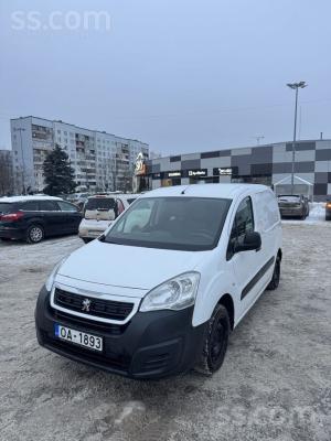 White Peugeot Partner 2016 in Riga, with an engine capacity of 1.60 L and mileage of 170 thousand km for 3500 €, photo  on AUTOMOTO.COM.LV