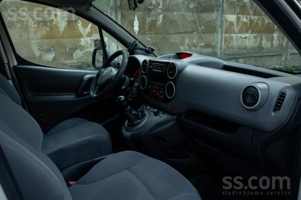 Peugeot Partner 2016 Jelgava vietnÄ Balts Peugeot Partner 2016 Jelgava, ar dzinÄja tilpumu 1.60 L un nobraukumu 340 tÅ«kst. km par 4400 ā¬, foto 8 vietnÄ AUTOMOTO.COM.LV