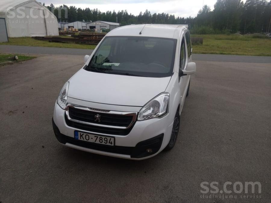 White Peugeot Partner 2017 in Riga, with an engine capacity of 1.60 L and mileage of 272 thousand km for 3250 €, photo 1 on AUTOMOTO.COM.LV