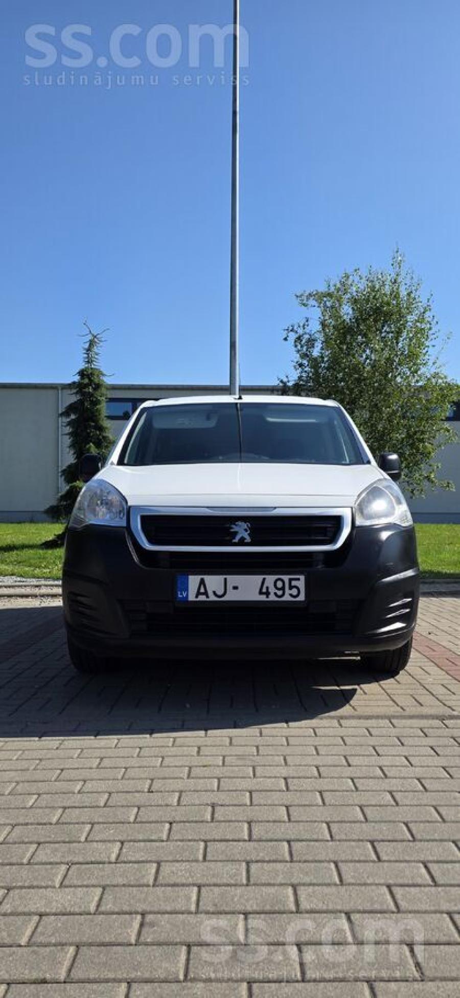 Balts Peugeot Partner 2017 Jelgava, ar dzinēja tilpumu 1.60 L un nobraukumu 295 tūkst. km par 4500 €, foto 1 vietnē AUTOMOTO.COM.LV