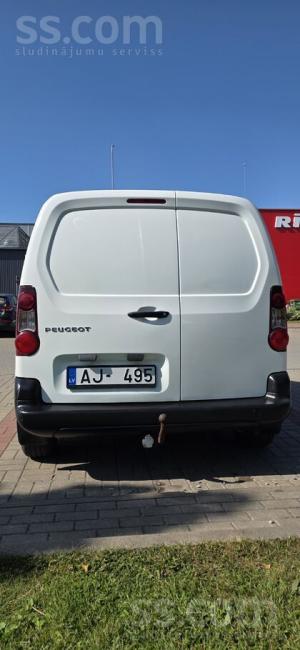 Balts Peugeot Partner 2017 Jelgava, ar dzinēja tilpumu 1.60 L un nobraukumu 295 tūkst. km par 4500 €, foto 4 vietnē AUTOMOTO.COM.LV