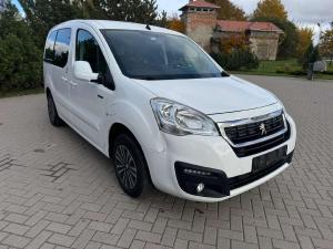 White Peugeot Partner 2018 in Klaipeda, with an engine capacity of 0.00 L and mileage of 68 thousand km for 7502 €, photo  on AUTOMOTO.COM.LV