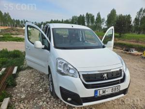 Белый Пежо Partner 2018 в Рига, объемом двигателя 1.60 л и пробегом 122 тыс. км за 5900 €, фото 3 на AUTOMOTO.COM.LV