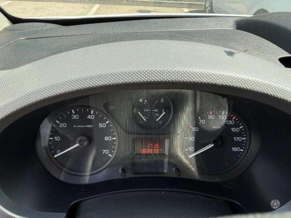 White Peugeot Partner 2018 in Kaunas, with an engine capacity of 1.56 L and mileage of 184 thousand km for 4500 €, photo 7 on AUTOMOTO.COM.LV