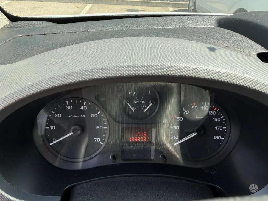 White Peugeot Partner 2018 in Kaunas, with an engine capacity of 1.56 L and mileage of 184 thousand km for 4500 €, photo 8 on AUTOMOTO.COM.LV