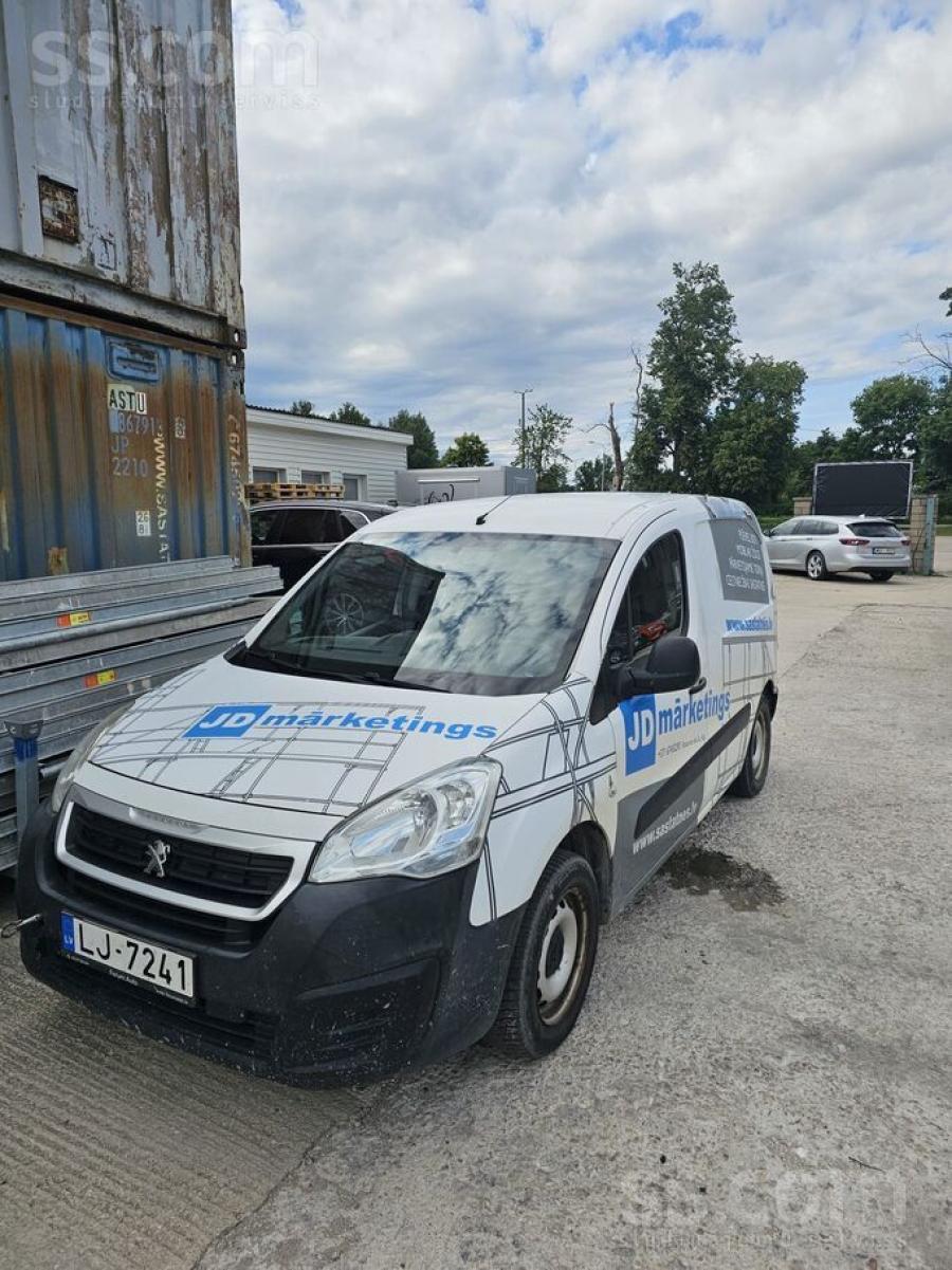 Balts Peugeot Partner 2018 Rīga, ar dzinēja tilpumu 1.60 L un nobraukumu 160 tūkst. km par 1500 €, foto 1 vietnē AUTOMOTO.COM.LV
