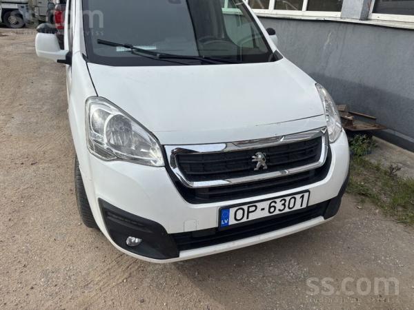 Balts Peugeot Partner 2018 Jēkabpils, ar dzinēja tilpumu 1.60 L un nobraukumu 138 tūkst. km par 6000 €, foto 6 vietnē AUTOMOTO.COM.LV