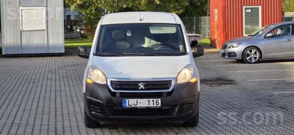 Balts Peugeot Partner 2018 Rīga, ar dzinēja tilpumu 1.60 L un nobraukumu 197 tūkst. km par 5500 €, foto 6 vietnē AUTOMOTO.COM.LV