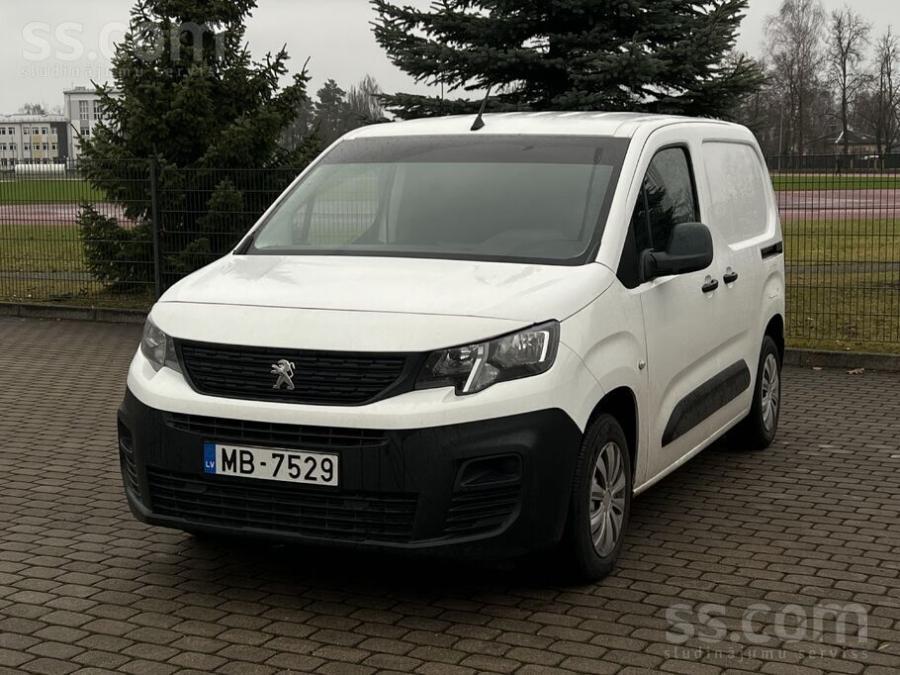 Balts Peugeot Partner 2019 Rīga, ar dzinēja tilpumu 1.50 L un nobraukumu 195 tūkst. km par 6900 €, foto 3 vietnē AUTOMOTO.COM.LV