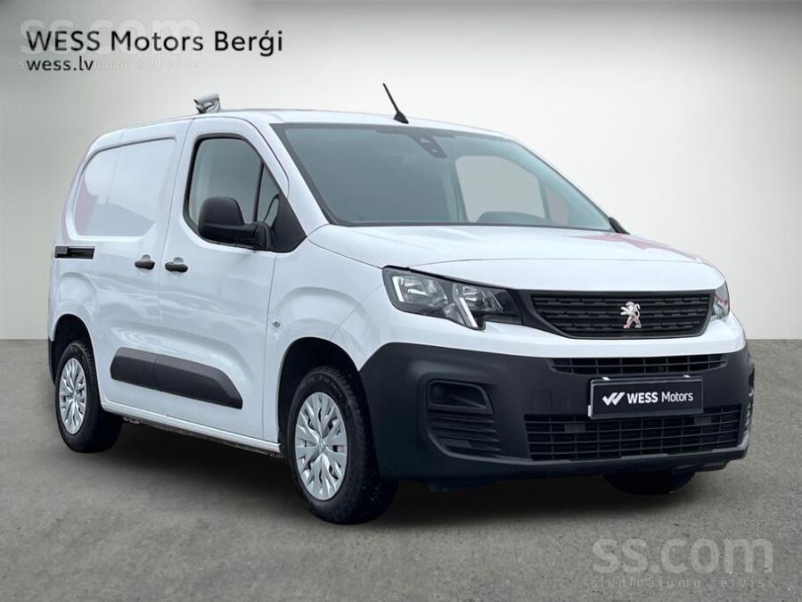 Balts Peugeot Partner 2019 Rīga, ar dzinēja tilpumu 1.50 L un nobraukumu 192 tūkst. km par 8500 €, foto 22 vietnē AUTOMOTO.COM.LV