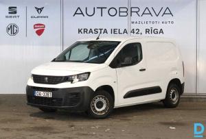 White Peugeot Partner 2019 in Riga, with an engine capacity of 1.60 L and mileage of 69 thousand km for 8800 €, photo  on AUTOMOTO.COM.LV